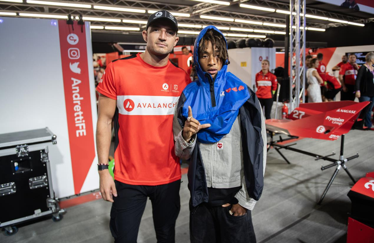 StriveME - نخبة من النجوم والمشاهير في سباق هانكوك لندن إي بري 2023 يشهدون فوز جيك دينيس ببطولة ...